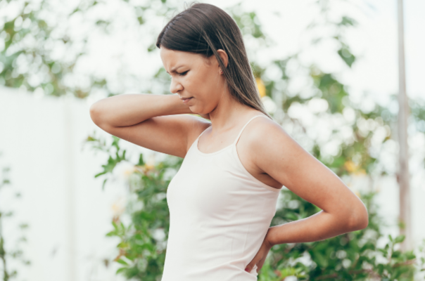 Entorse cervicale : symptômes, traitement et ostéopathie